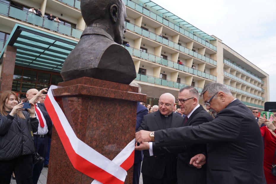 Q4.pl - Wieniec-Zdrój świętuje setne urodziny